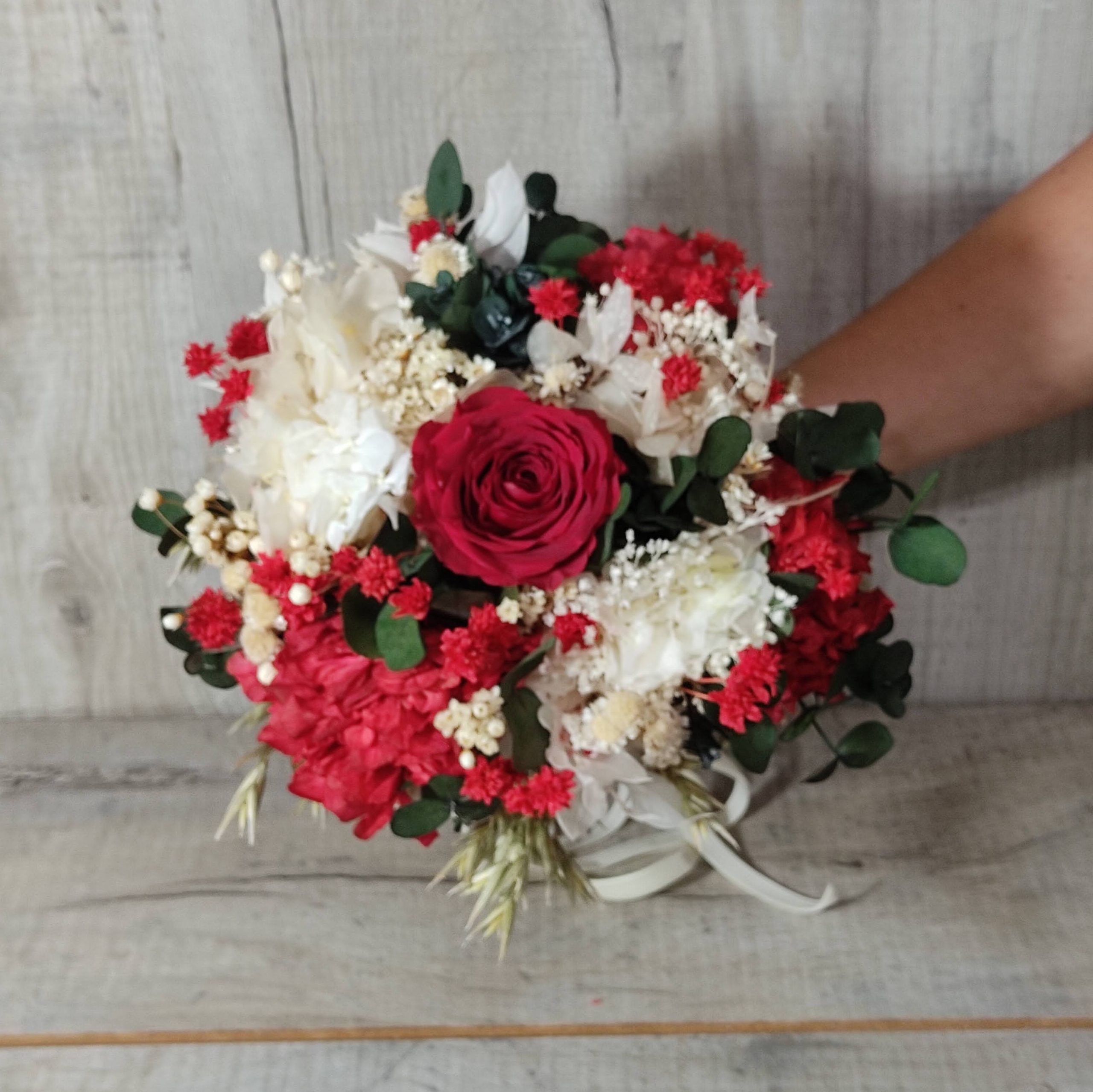 Ramo Novia Rojo y Verde Compra Flor Preservada Inmortal Abril Dissenys